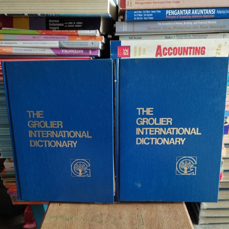 Jual buku The Grolier international dictionary buku 1 dan 2 (original ...