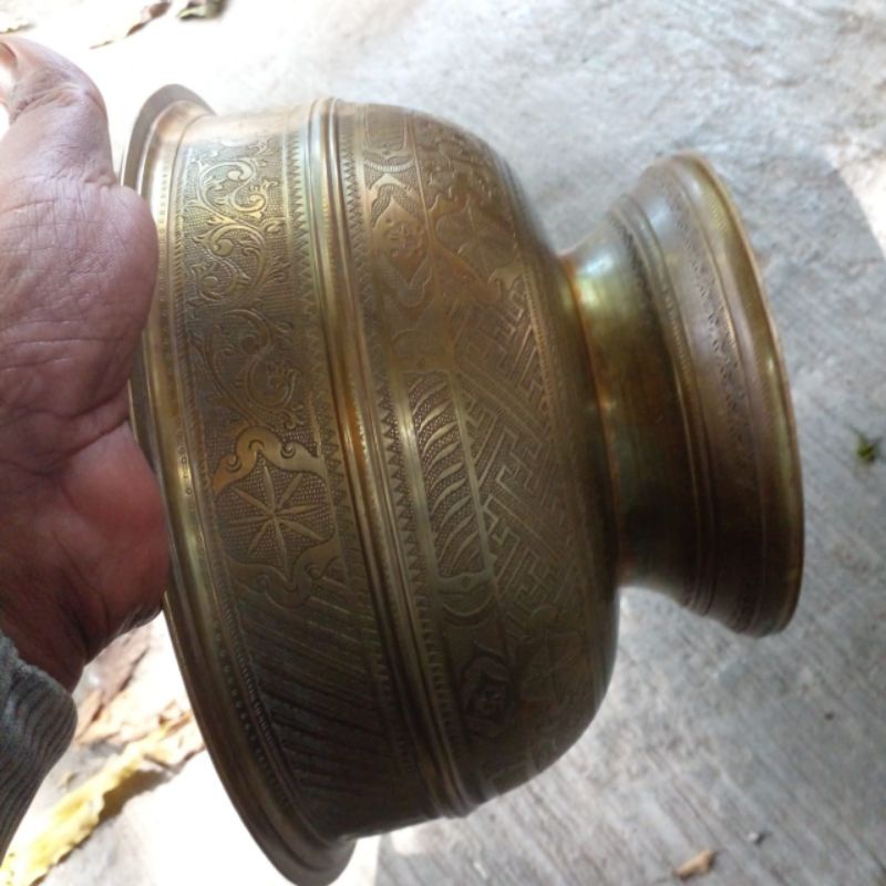 Jual bokor kuningan kuno ukiran tebal | Shopee Indonesia