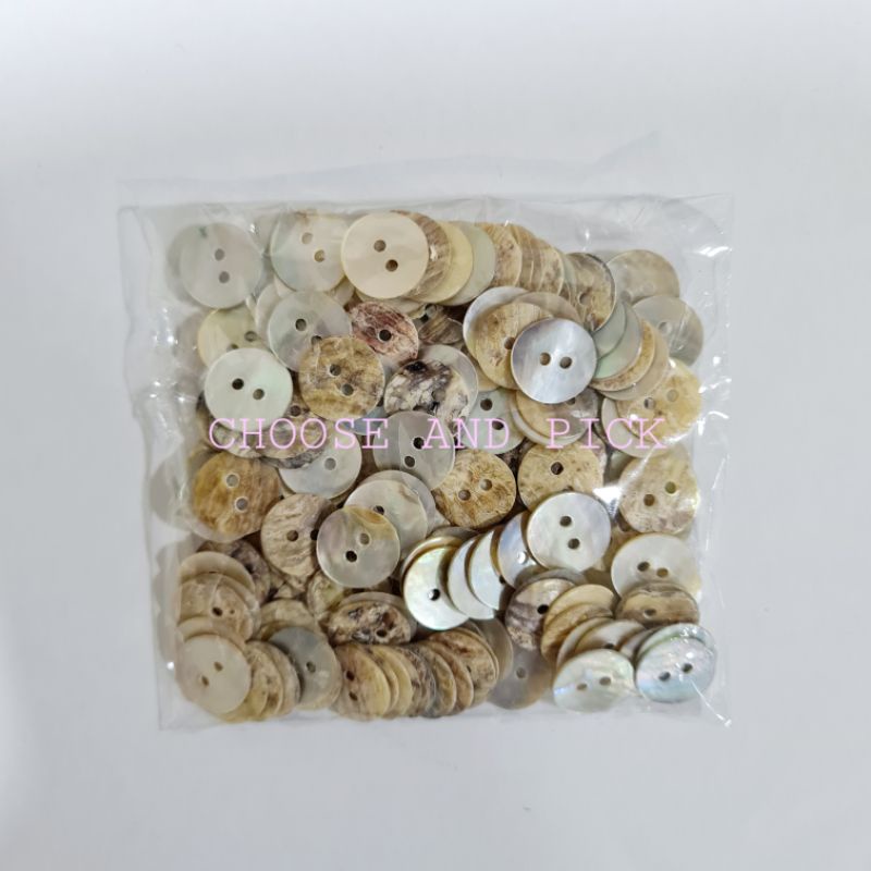 Jual Kancing Kerang Lubang 2 Putih 13mm 20L / Kancing Kerang Ukuran 20L ...