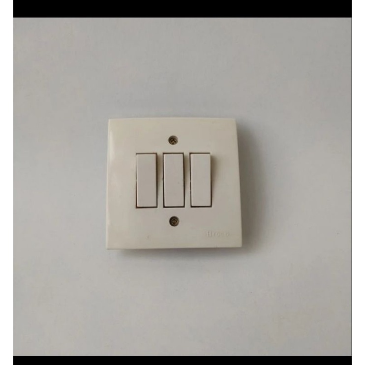 Jual Saklar Broco Triple New Gee 6613 Cream Switch 3 Gang Standard ...