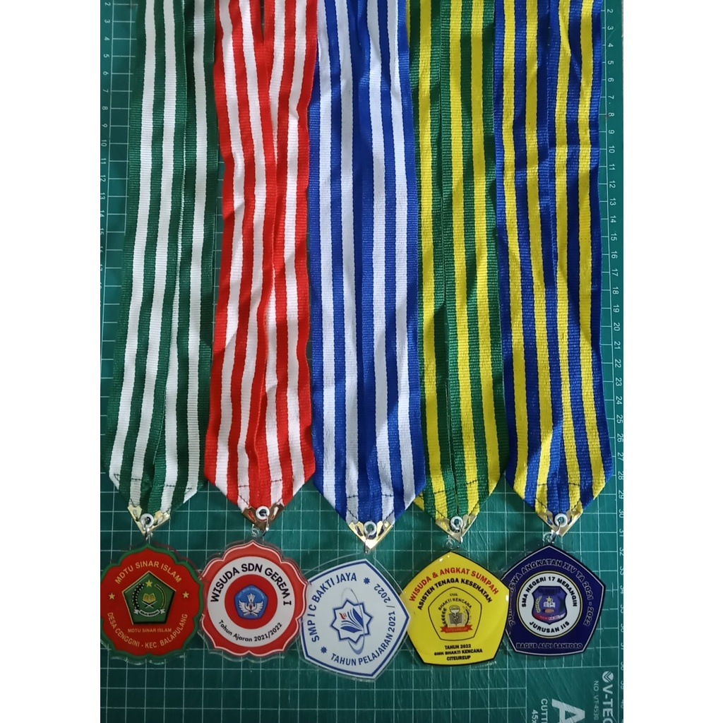 Jual Medali Sekolah / Medali Wisuda Costum / mendali perpisahan ...