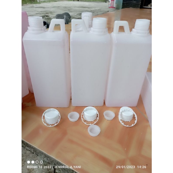 Jual BOTOL JERIGEN 1 LITER Bekas Tutup Lengkap | Shopee Indonesia