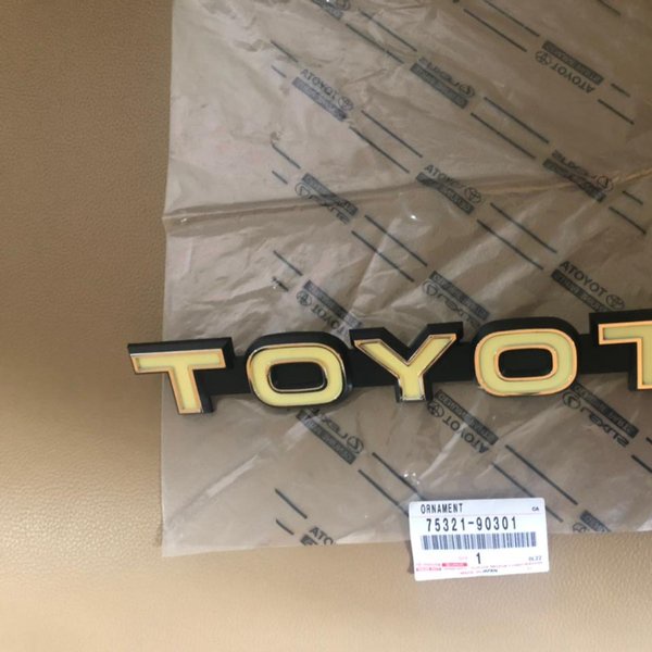 Jual Emblem TOYOTA Grill Depan Radiator Hardtop FJ40 BJ40 75321 90301 ...