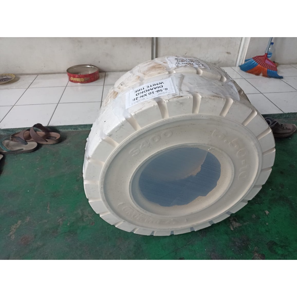 Jual Ban Solid Forklift Non Marking 650-10 | Shopee Indonesia