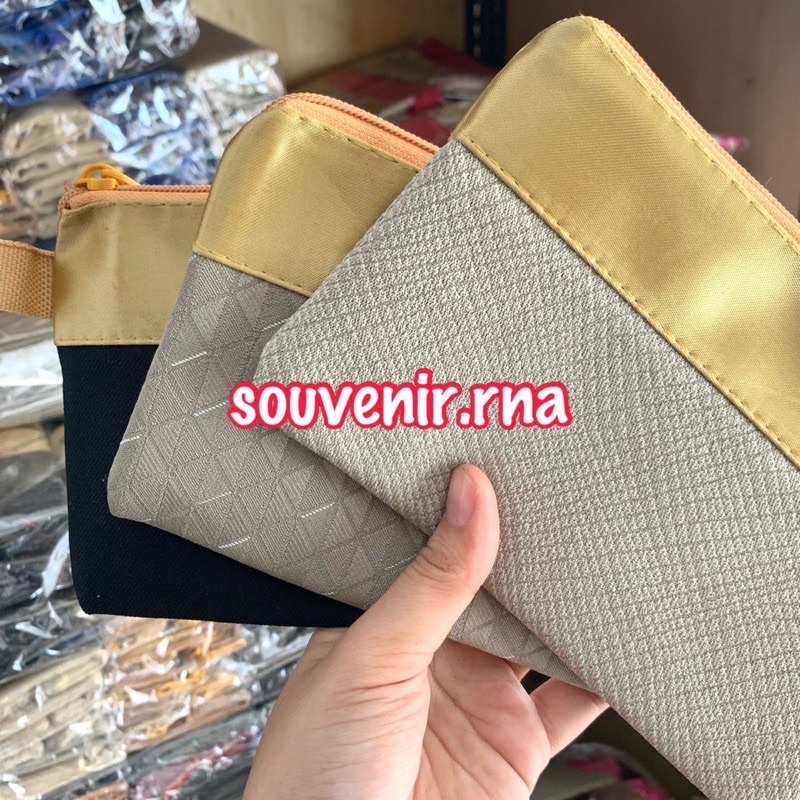 Jual Souvenir ( isi 100 ) Dompet Bahan Jok Warna Warni Kemasan Plastik ...