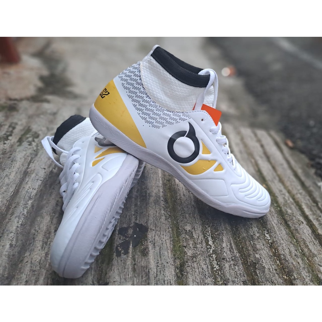 Jual Terbaru !!! Sepatu Futsal Ortus Catalyst Cypher in x Jogosala ...