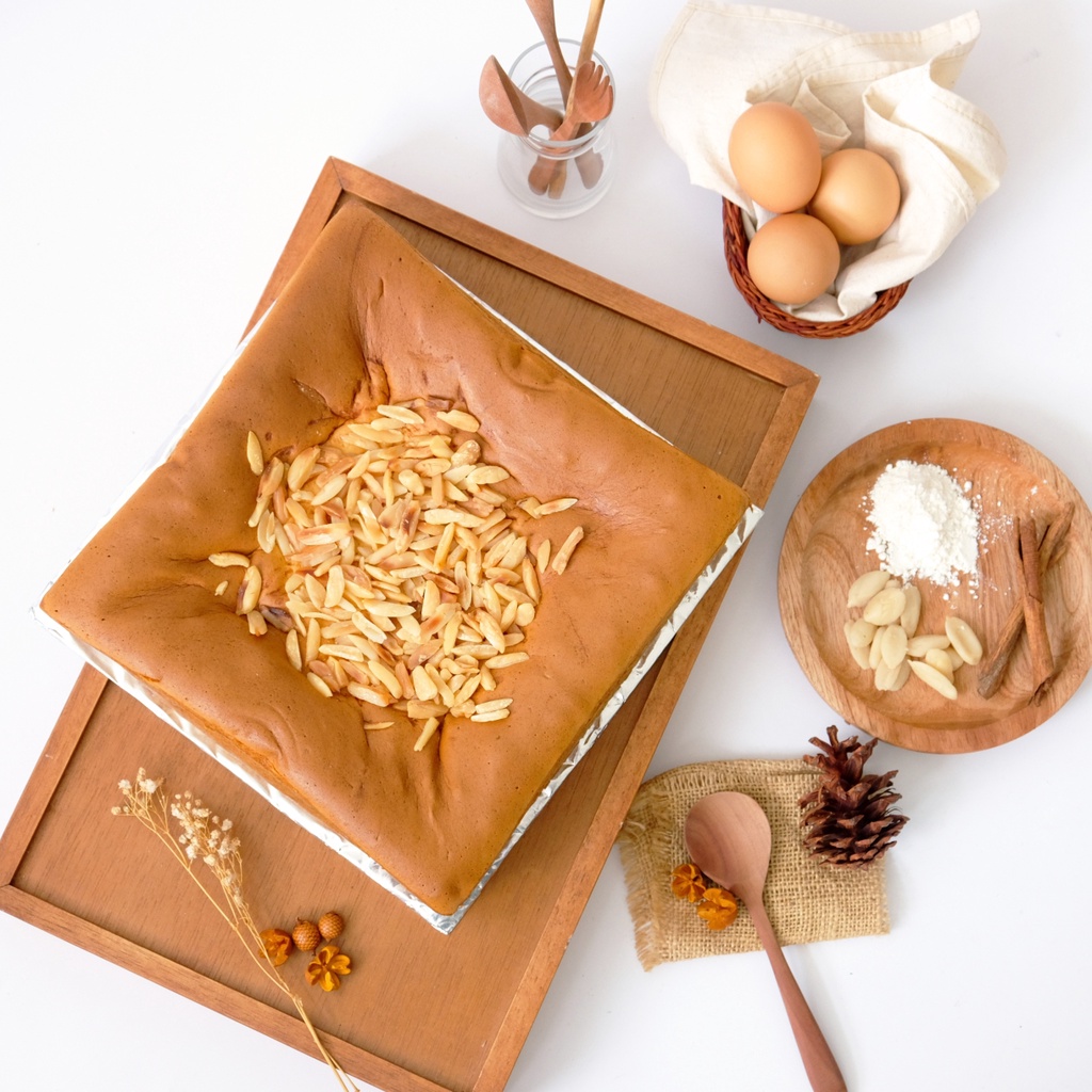 Jual Santi's Cake Spiku Kenari Original 18x18cm Spikoe Surabaya sejak ...