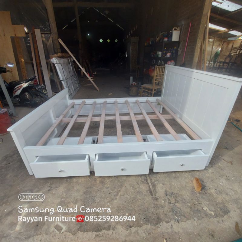Jual tempat tidur ukuran 180x200 cm cat duco berlaci | Shopee Indonesia