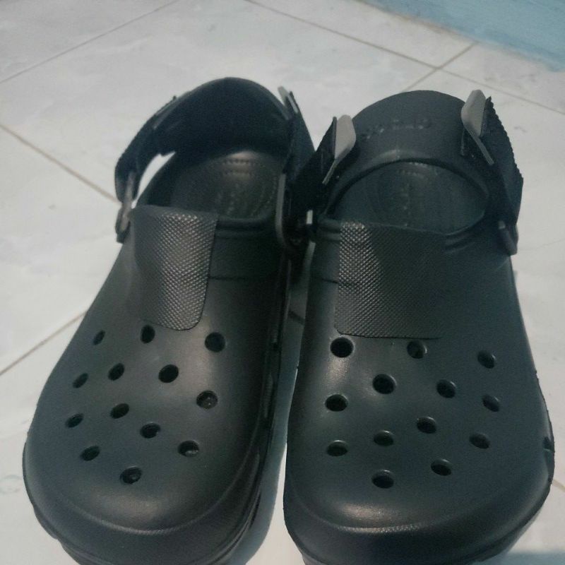 Jual Sendal crocs ori defect/cacat cutting potong dari pabrik | Shopee ...