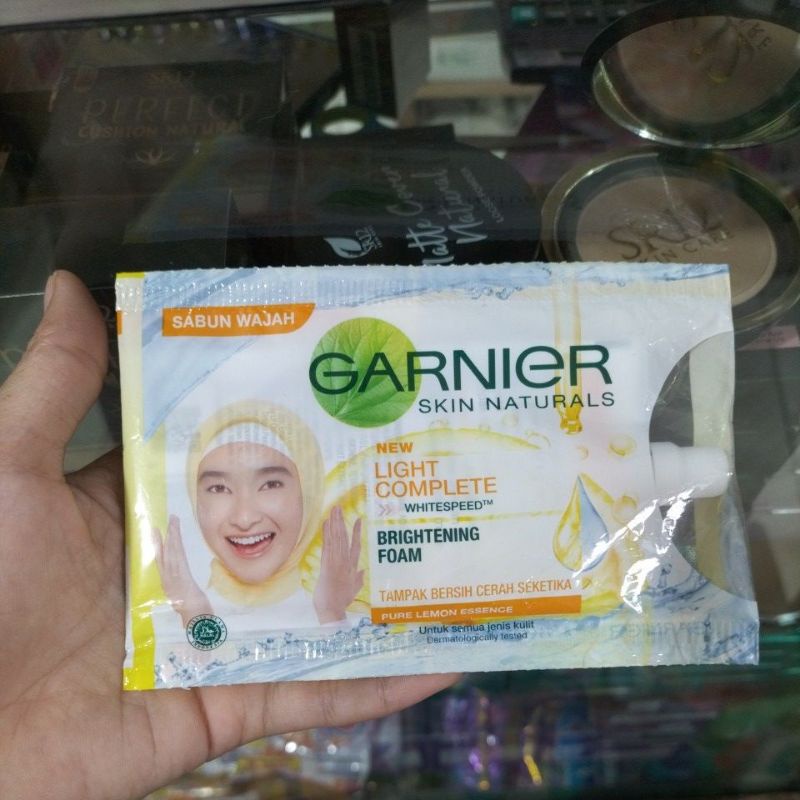 Jual garnier sabun muka light complete brightening foam | Shopee Indonesia