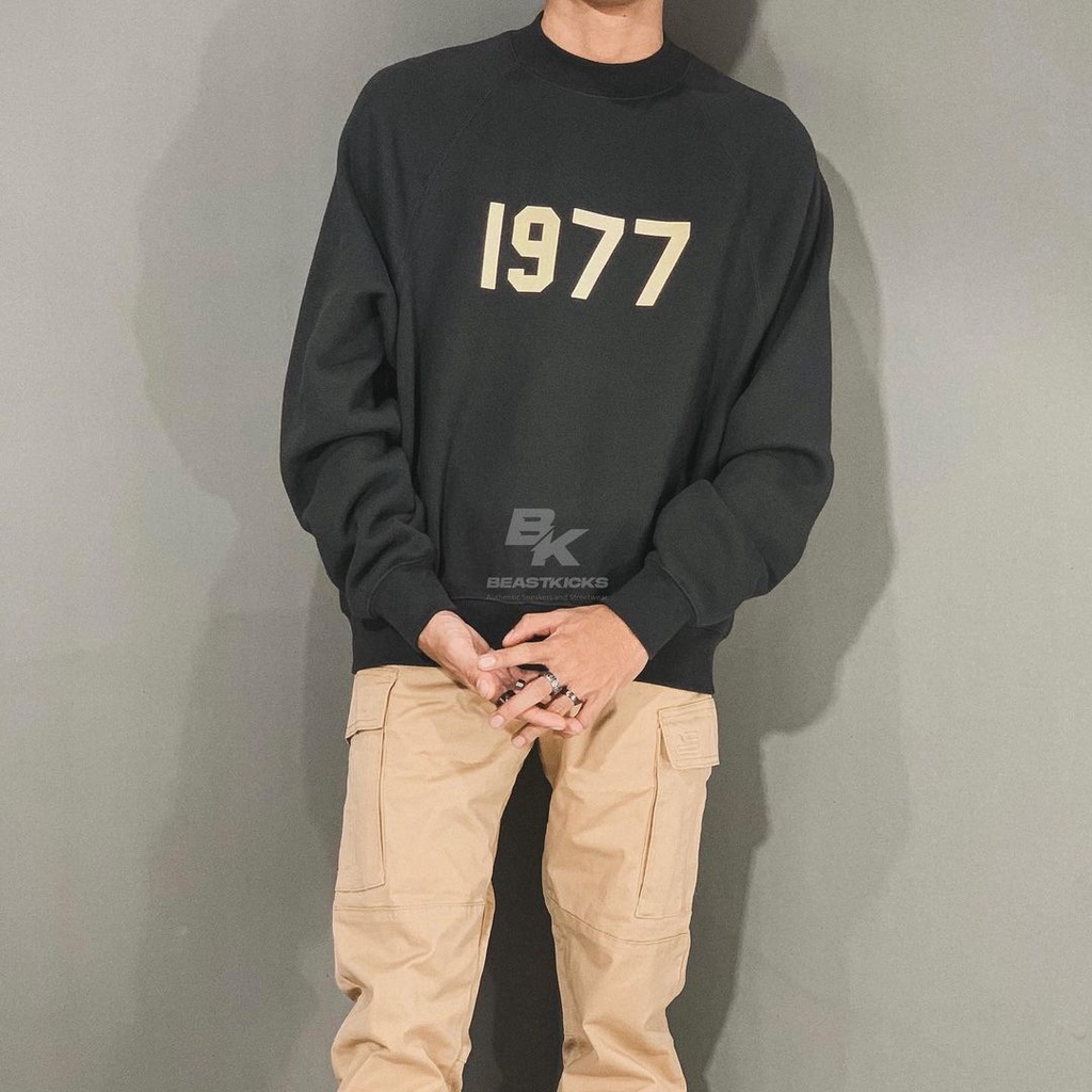 Jual FOG ESSENTIALS 1977 CREWNECK BLACK | Shopee Indonesia