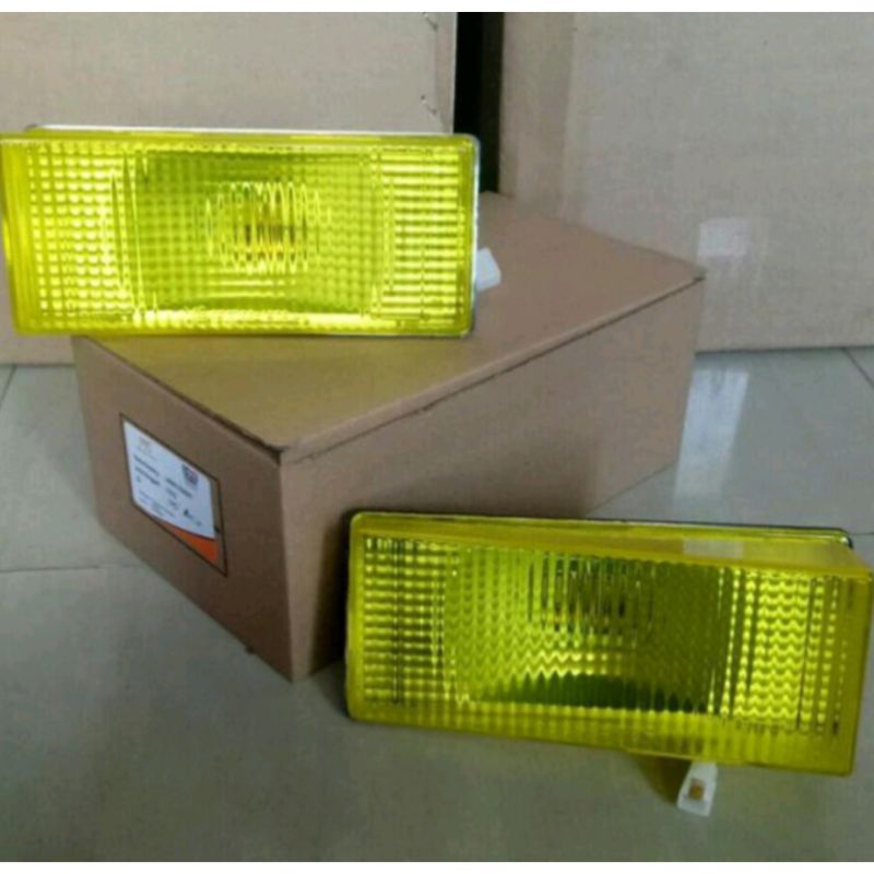 Jual lampu kabut/foglam Fuso fighter kuning hrga sepasang | Shopee ...