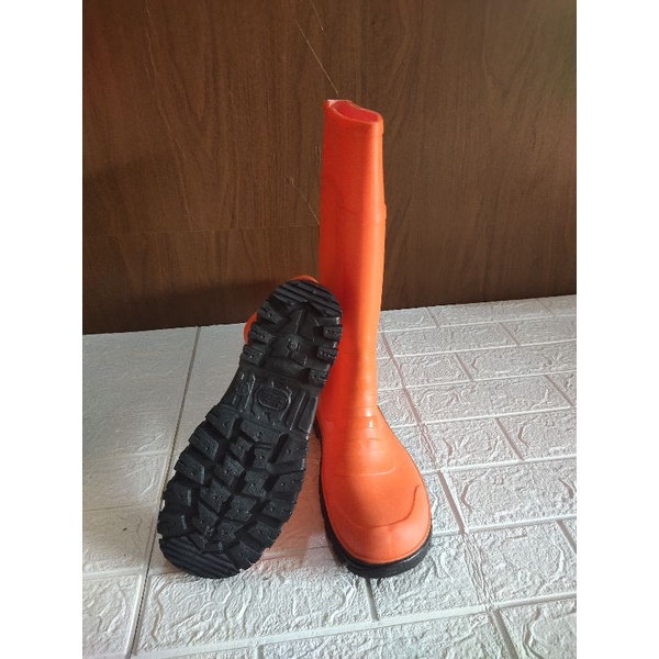 Jual SEPATU BOOTS KARET / JENGGEL / LARAS / SAFETY KARET / SEPATU ...