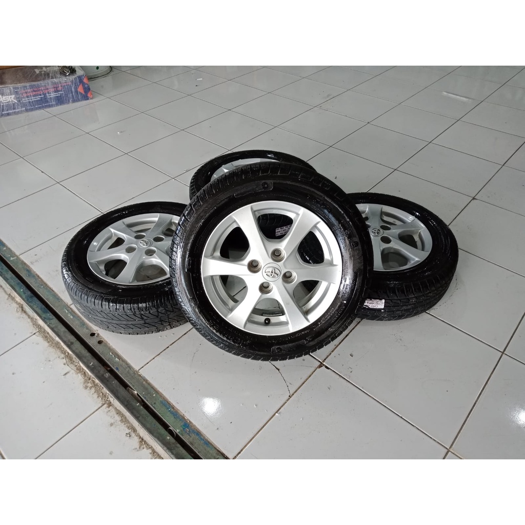 Jual Paket Velg Mobil Second Murah Original Toyota Agya Ring 14 Pcd 4x100 Ban 175 65 R14 Silver ...