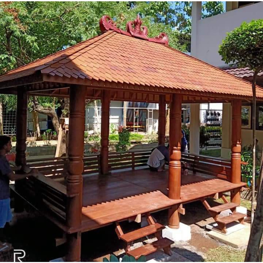 Jual Gazebo Kayu Kelapa Atap Sirap Ukuran 4x2 Meter Tiang Motif, Saung ...