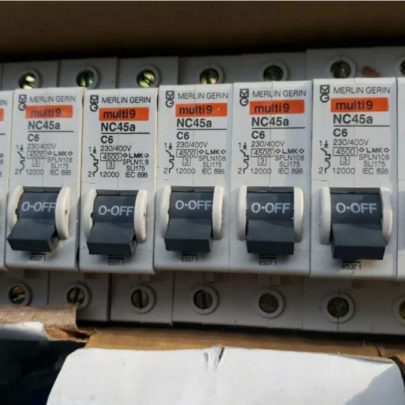 Jual MCB Nc45a Merlin Gerin 1p 2A,4A,6A,10A,16A,20A,25A,32A,40A,50A,63A 1 phase | Shopee Indonesia