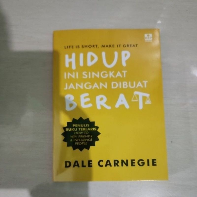 Jual HIDUP INI SINGKAT JANGAN DIBUAT BERAT | Shopee Indonesia