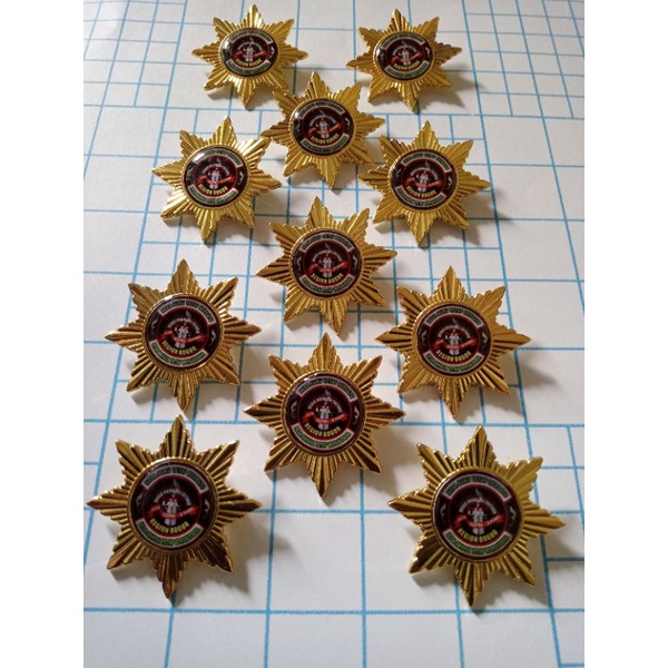 Jual Pin Cor Bintang 8 costum | Shopee Indonesia