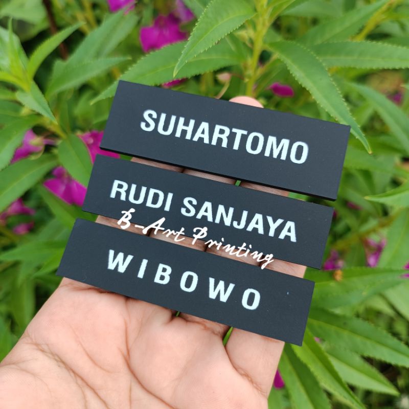 Jual SEHARI JADI Name Tag Tebal 3 mm Nama Dada Papan Nama Grafir Gravir ...