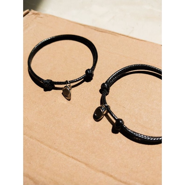 Jual Gelang Magnet couple love/ gelang hitam couple | Shopee Indonesia