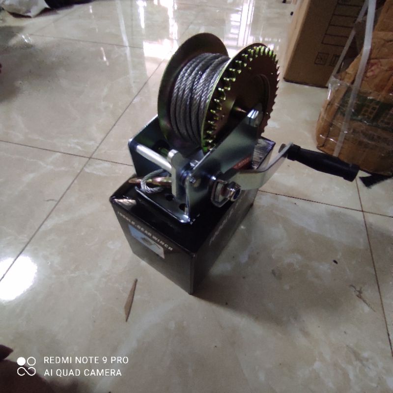 Jual Hand Winch 1000 LB 2000 LB katrol alat derek manual 10 meter ...