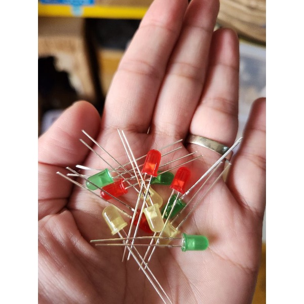 Jual led 5mm merah hijau kuning harga per 50pcs | Shopee Indonesia