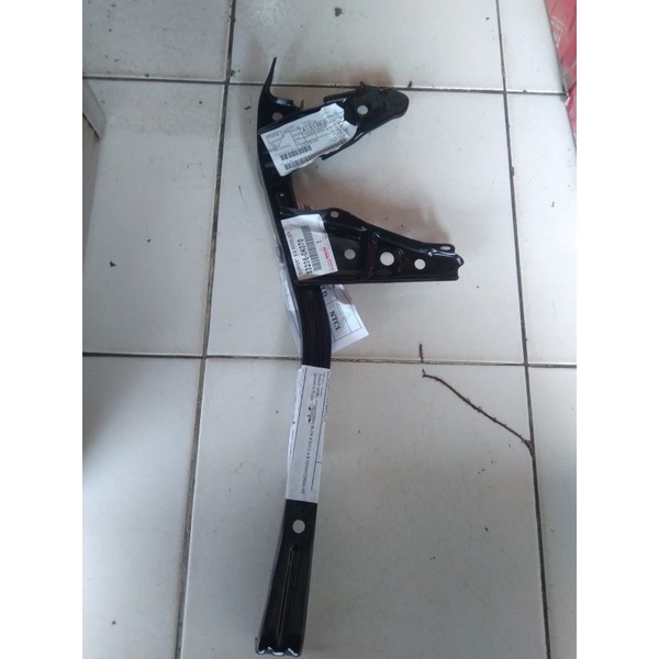 Jual Tiang Lock tengah Grand Innova model belom gril barong 2011-2013 ...