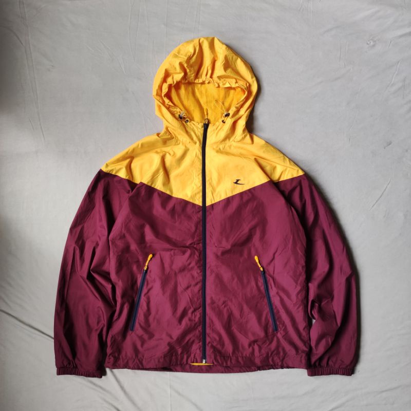 Jual Windbreaker lecaf running/sport | Shopee Indonesia