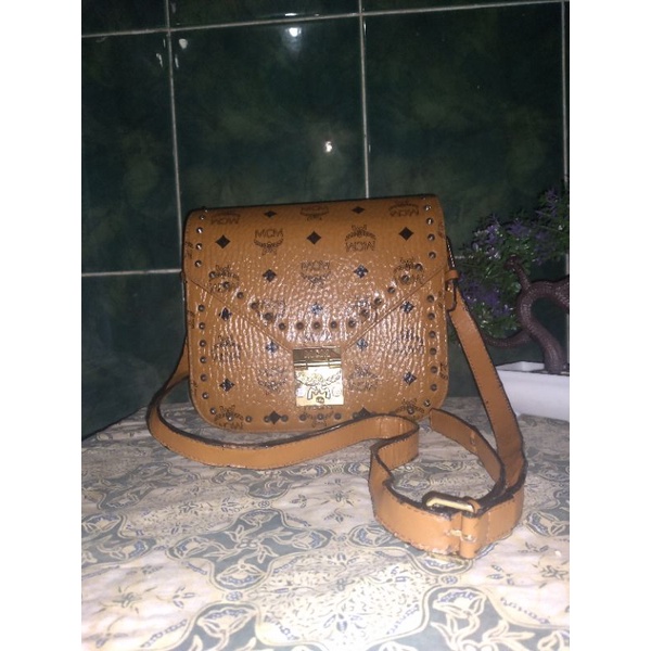Jual MCM slingbag kulit | Shopee Indonesia