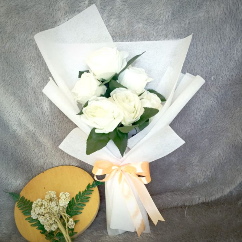 Jual BUKET/ bunga MAWAR PUTIH / Buket CANTIK/ bukut LUCU/ buket HADIAH ...