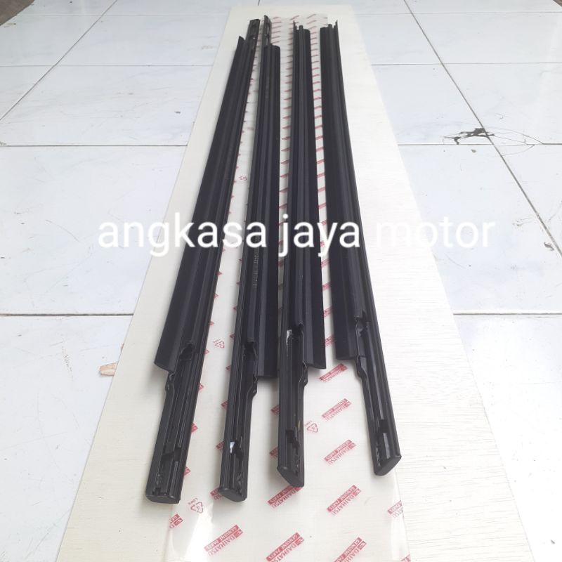 Jual karet pelipit list lis kaca wheather strip mobil ALL NEW TERIOS ...
