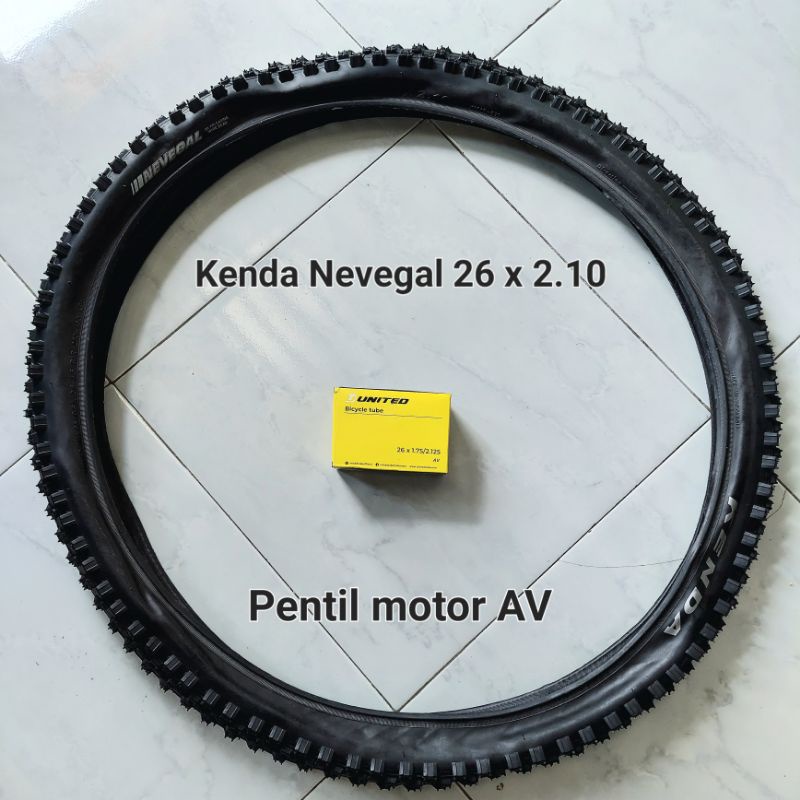 Jual BEST SELLER PAKET BAN SEPEDA 26 X 2.10 KENDA NEVEGAL DENGAN BAN DALAM PENTIL MOTOR AV UNTUK ...
