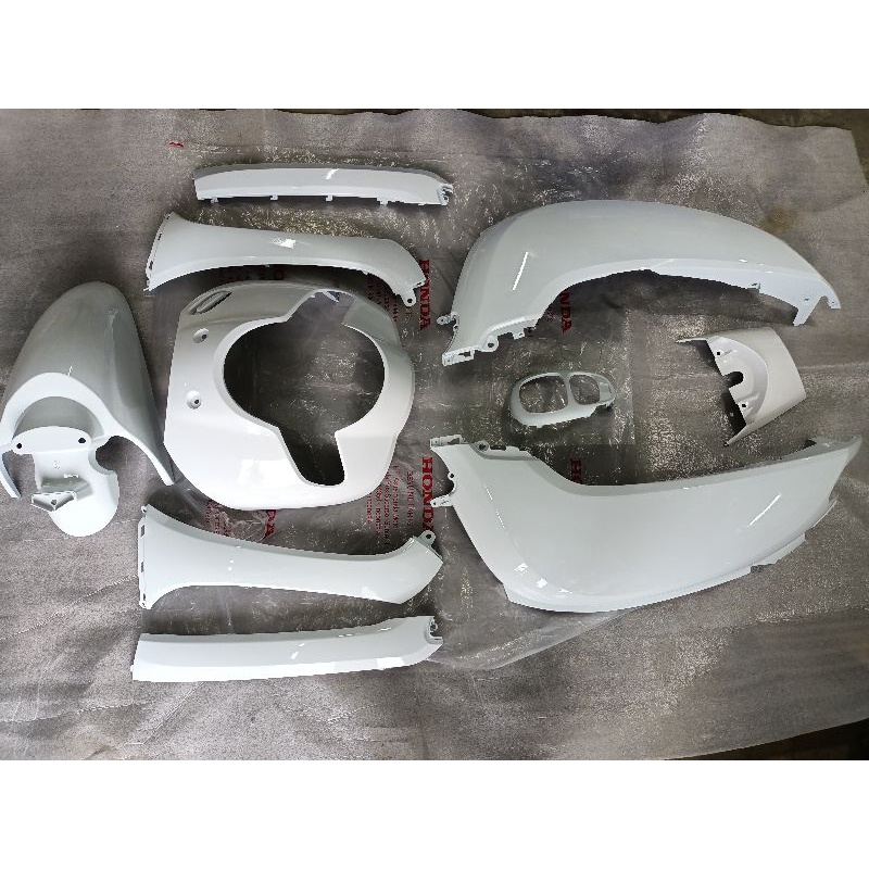 Jual ful body scoopy donat 2017-2020 putih glossy | Shopee Indonesia