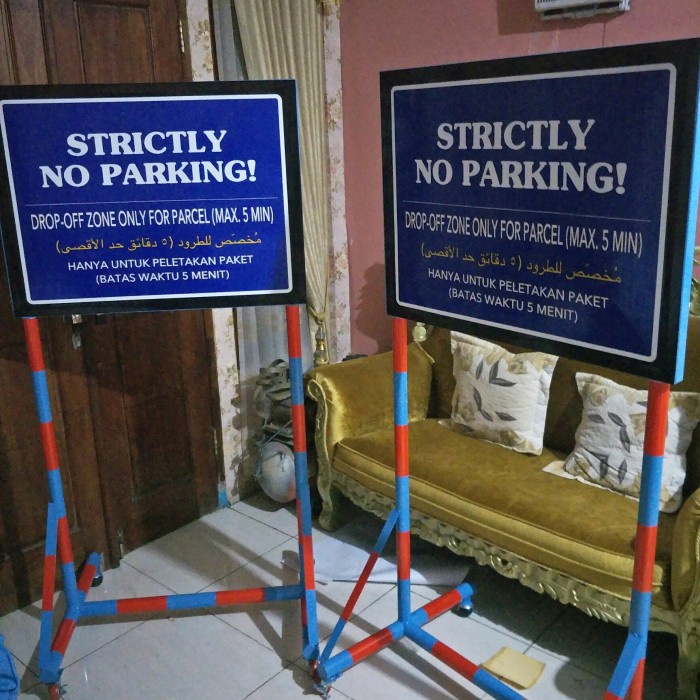 Jual Paja Standing Display Rambu-Rambu Double Frame - Papan Rambu ...