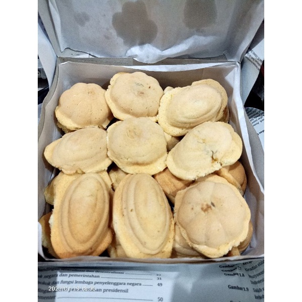 Jual Roti Kijing Bapak Ocal Isian Nanas Khas Rengasdengklok | Shopee ...