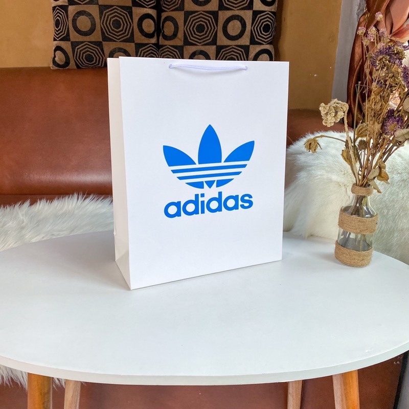 Jual Paper Bag Adidas Medium untuk kaos atau sandal | Shopee Indonesia