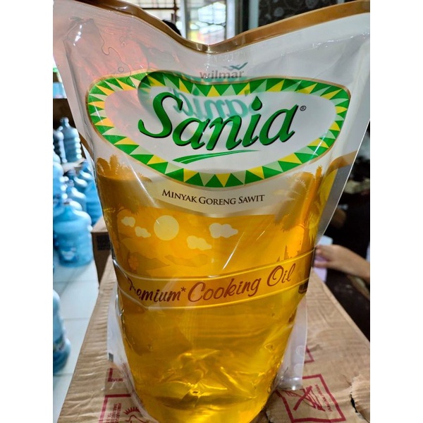Jual Minyak goreng sania pouch 2 liter / premium cooking oil / minyak ...
