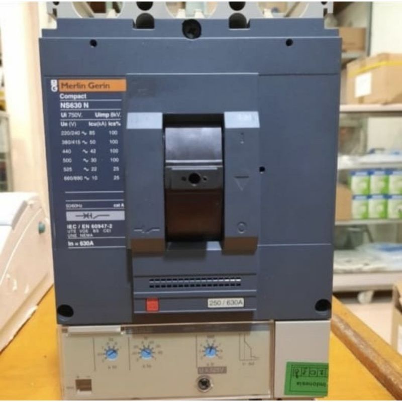 Jual mccb merlin gerin NS630N 630A 3P 50ka | Shopee Indonesia