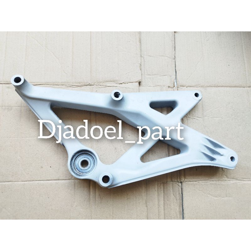 Jual Swing Arm Arem Yamaha Xeon Xeon RC Original | Shopee Indonesia