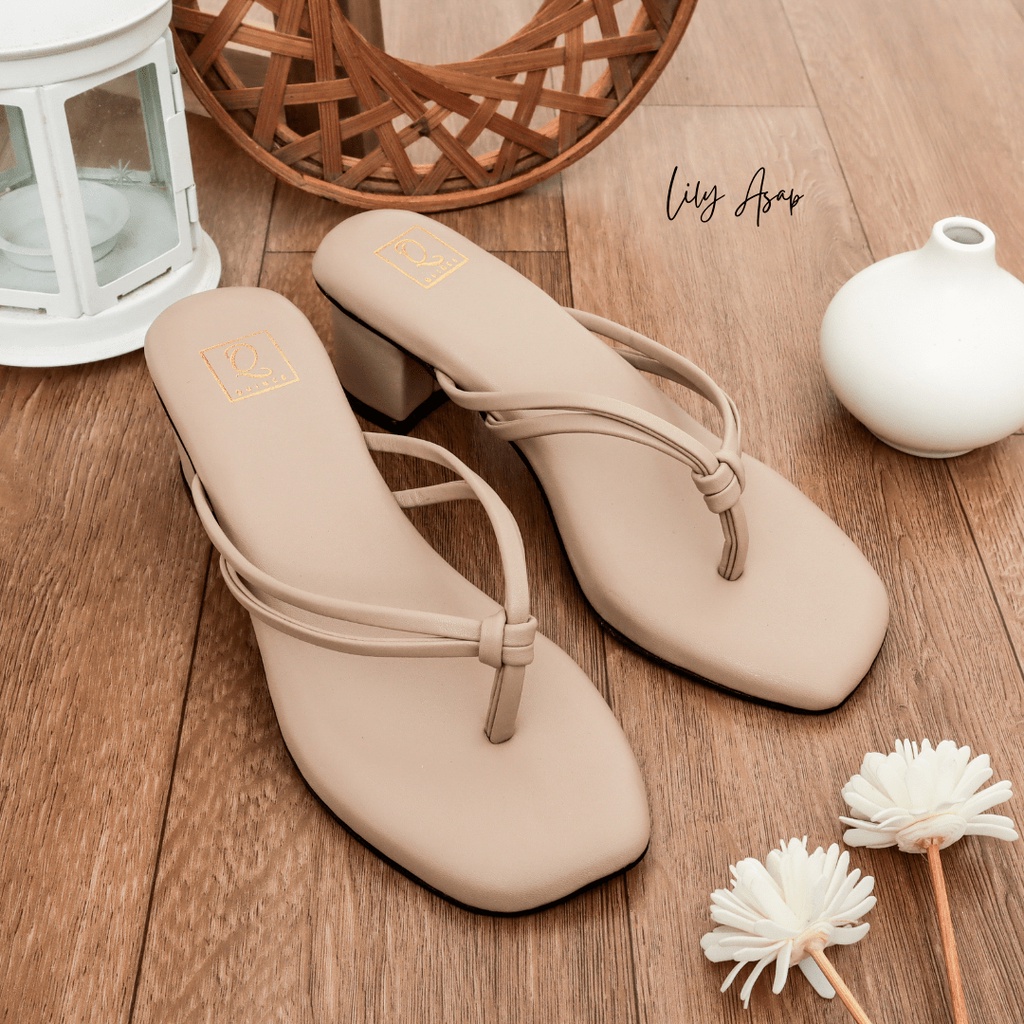 Jual QUINCE Lily Sandal Heels Tali Wanita Hak 5 cm | Shopee Indonesia