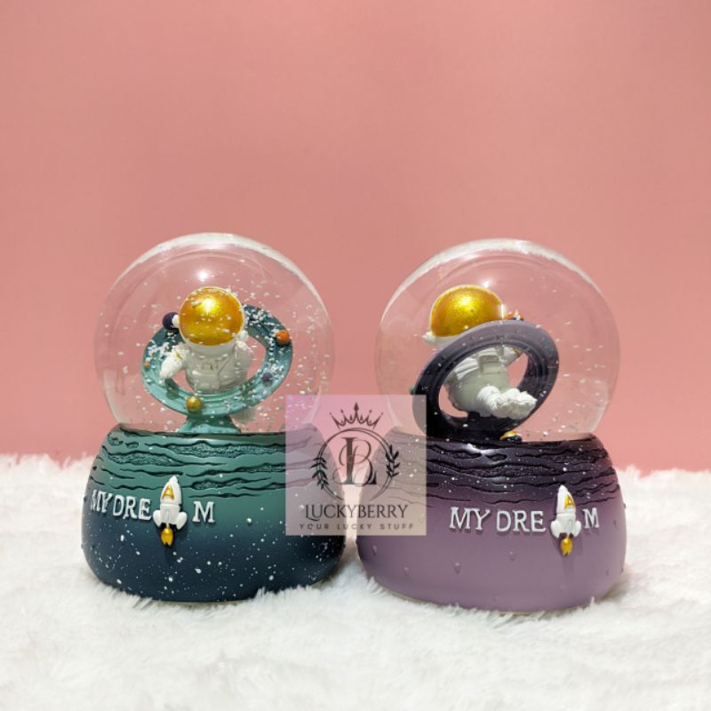 Jual Snowball / Pajangan Bola Kaca Music Box Astronot My Dream Salju ...