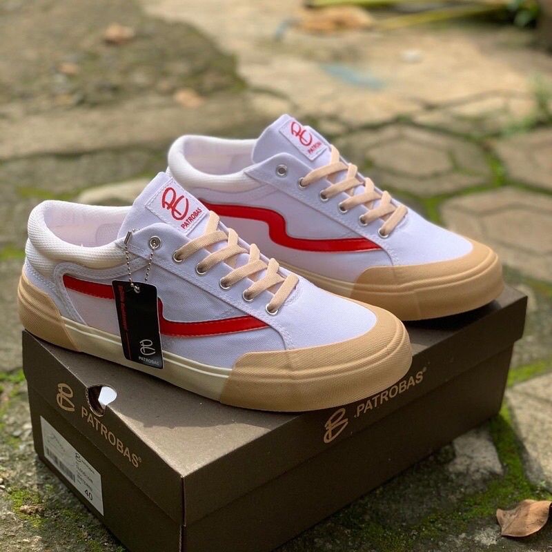 Jual PATROBAS CLOUD LOW WHITE RED 100% ORIGINAL | Shopee Indonesia