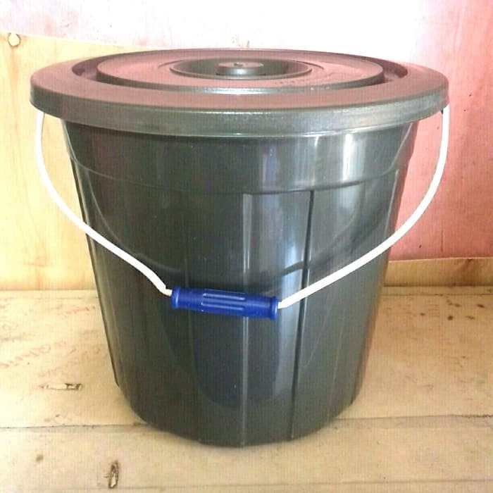 Jual EMBER PLASTIK GAGANG 6 GALON TUTUP/ EMBER TUTUP 20 LITER/ EMBER ...