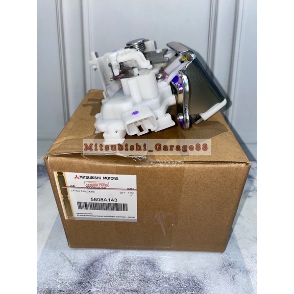 Jual Lock Kunci Pintu Bagasi Xpander Latch Tailgate Mitsubishi Original ...
