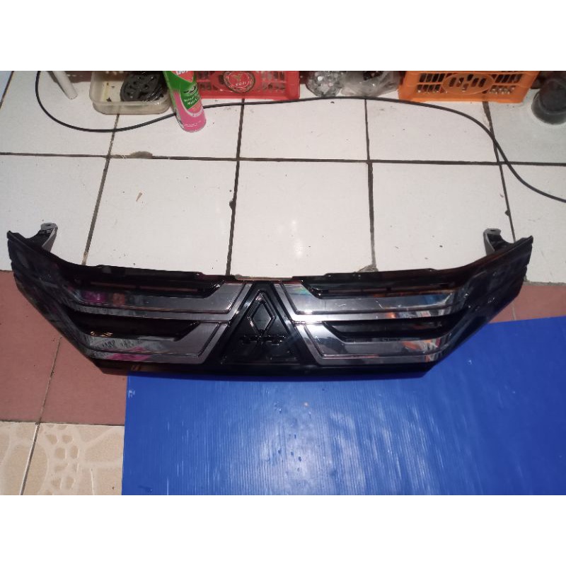Jual ORI Grille radiator Mitsubishi Xpander Ultimate 2018-2021 chrome ...