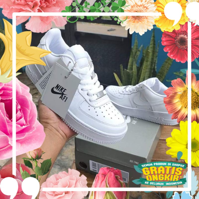Jual SEPATU WANITA PUTIH/SEPATU SNEAKERS PRIA/WANITA / kpop korea style ...