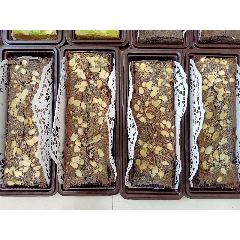 Jual Kue Basah Bolu Cake Brownies Cemilan Ketan Hitam Susu Taburan ...