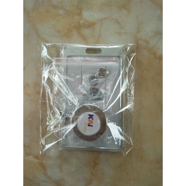 Jual KERETA API INDONESIA ID CARD HOLDER YOYO LUXURY NAME TAG PREMIUM ...