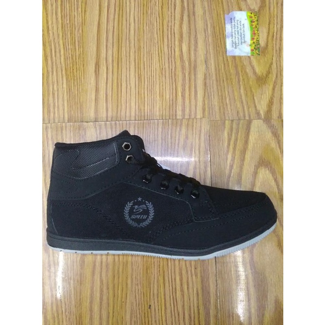 Jual sepatu sekolah hitam polos speed. | Shopee Indonesia