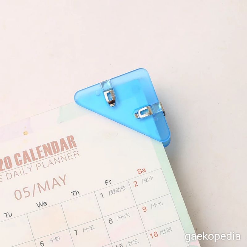 Jual GAEKOPEDIA || Cute Transparent Acrylic Triangle Clip Book Penjepit ...